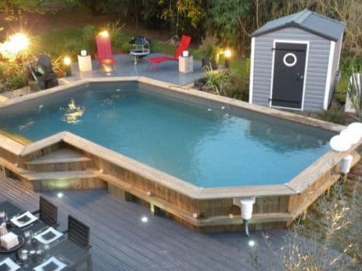 Piscine semi-enterrée : réglementation, avantages, prix et accessoires