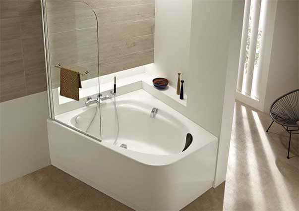 Petite baignoire : les meilleurs modèles pour votre salle de bain