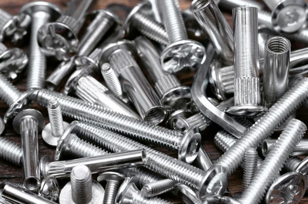 Bricolage et travaux : quelle vis pour quel type de matériau