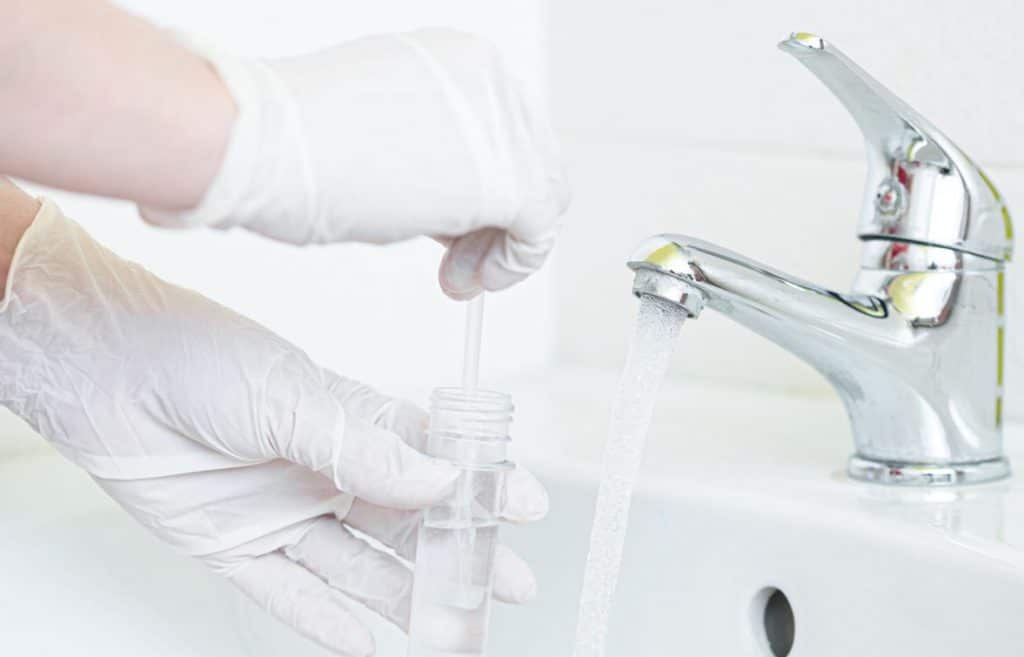 Dureté de l'eau : les différentes techniques pour la tester