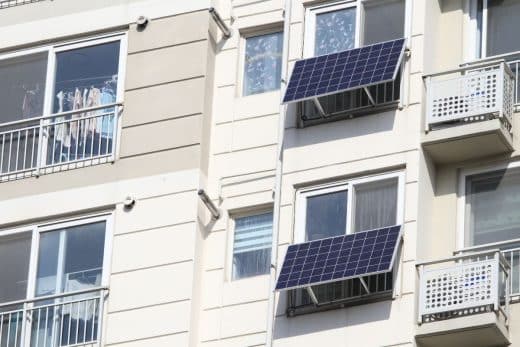 Zoom sur le panneau solaire hybride : définition, prix, installation - Ctendance