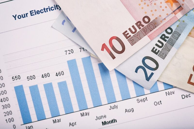 Électricité : est-il possible de payer moins que le tarif réglementé en ...